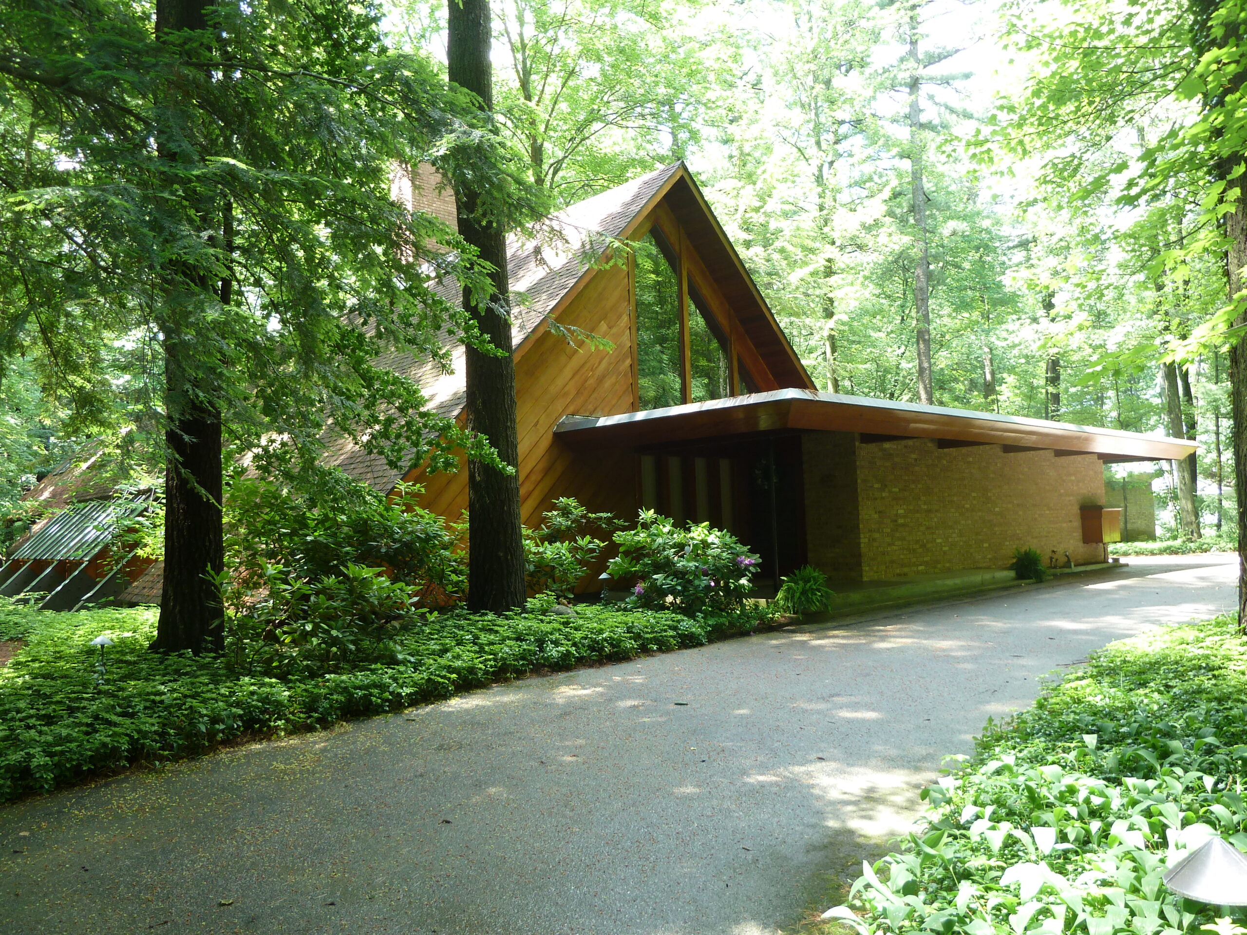 Louis H. and Josephine Ashmun House – Michigan Modern