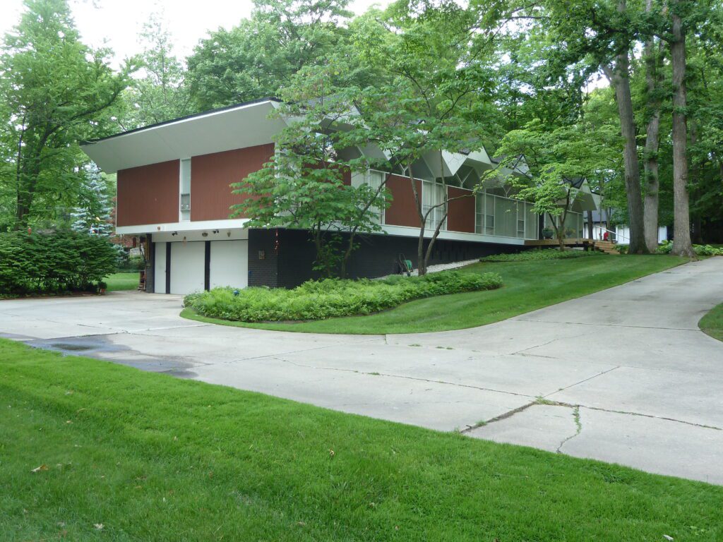 Abraham and Dorothy Becker House – Michigan Modern