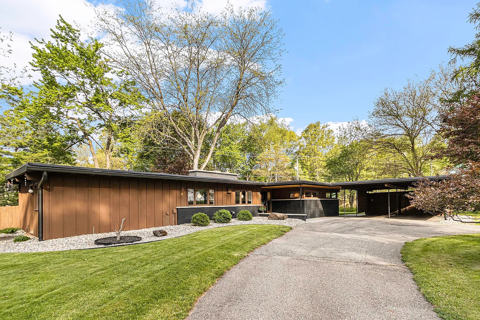 Modern Real Estate | Michigan Modern | Modern Architecture